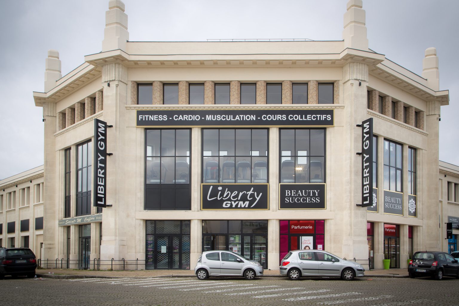 ENSEIGNE BANDEAU | L'enseigne Dibond - ADP Enseignes